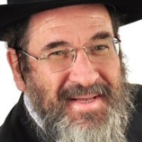 Mona Rosenblum, musicien et compositeur, et "son" corona - קונטרס