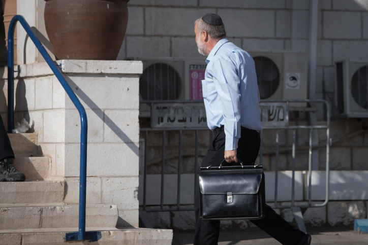 "Les paroles de Mandelblit, un pur mensonge" - קונטרס