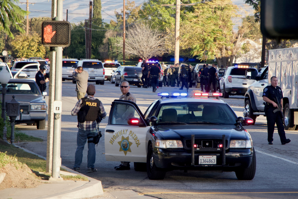 San,Bernardino,,Ca,/,Usa,-,December,2,2015:,Police - קונטרס