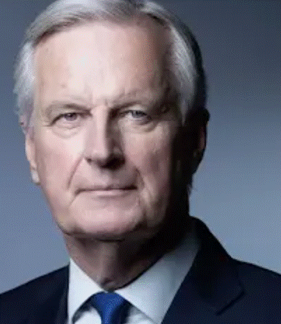 Emmanuel Macron hué lors d’un discours de Michel Barnier - קונטרס