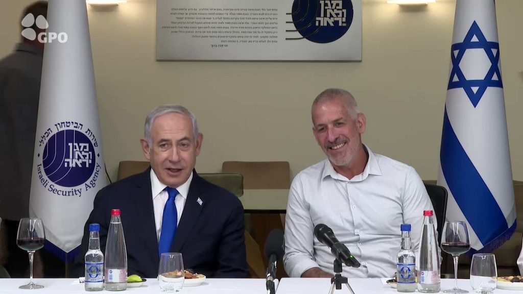 Le grand débat autour de la destitution de Ronen Bar - קונטרס